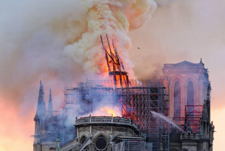THE GREAT FIRE OF NOTRE DAME – FROM DISASTER TO MIRACLE – Paris Plus Plus