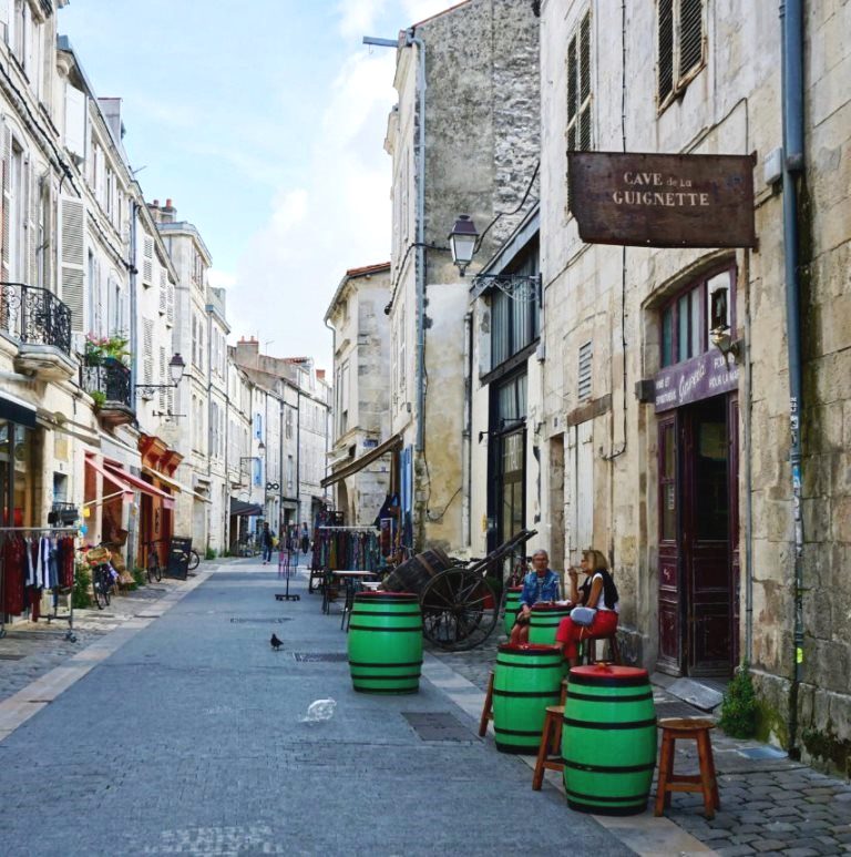 THE SPARKLING SEASIDE TOWN OF LA ROCHELLE – Paris Plus Plus