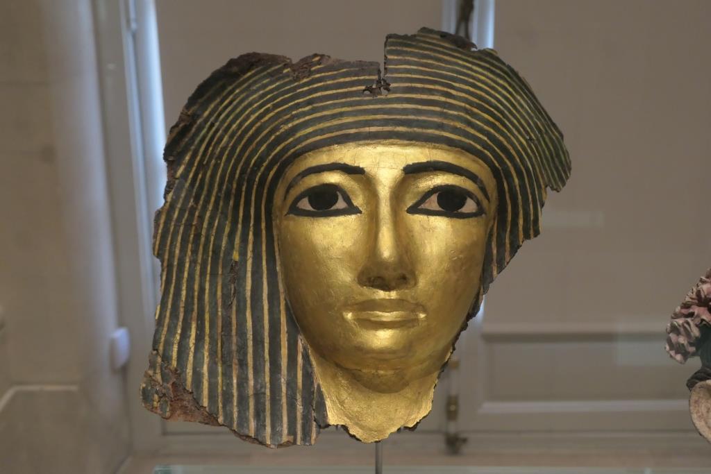 THE MAGNIFICENT BIBLIOTHÈQUE NATIONALE DE FRANCE HAS FINALLY RE-OPENED ...