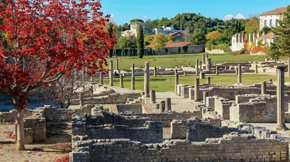 THE ROMAN & MEDIEVAL ERAS – TWO FACES OF VAISON LA ROMAINE – Paris Plus ...